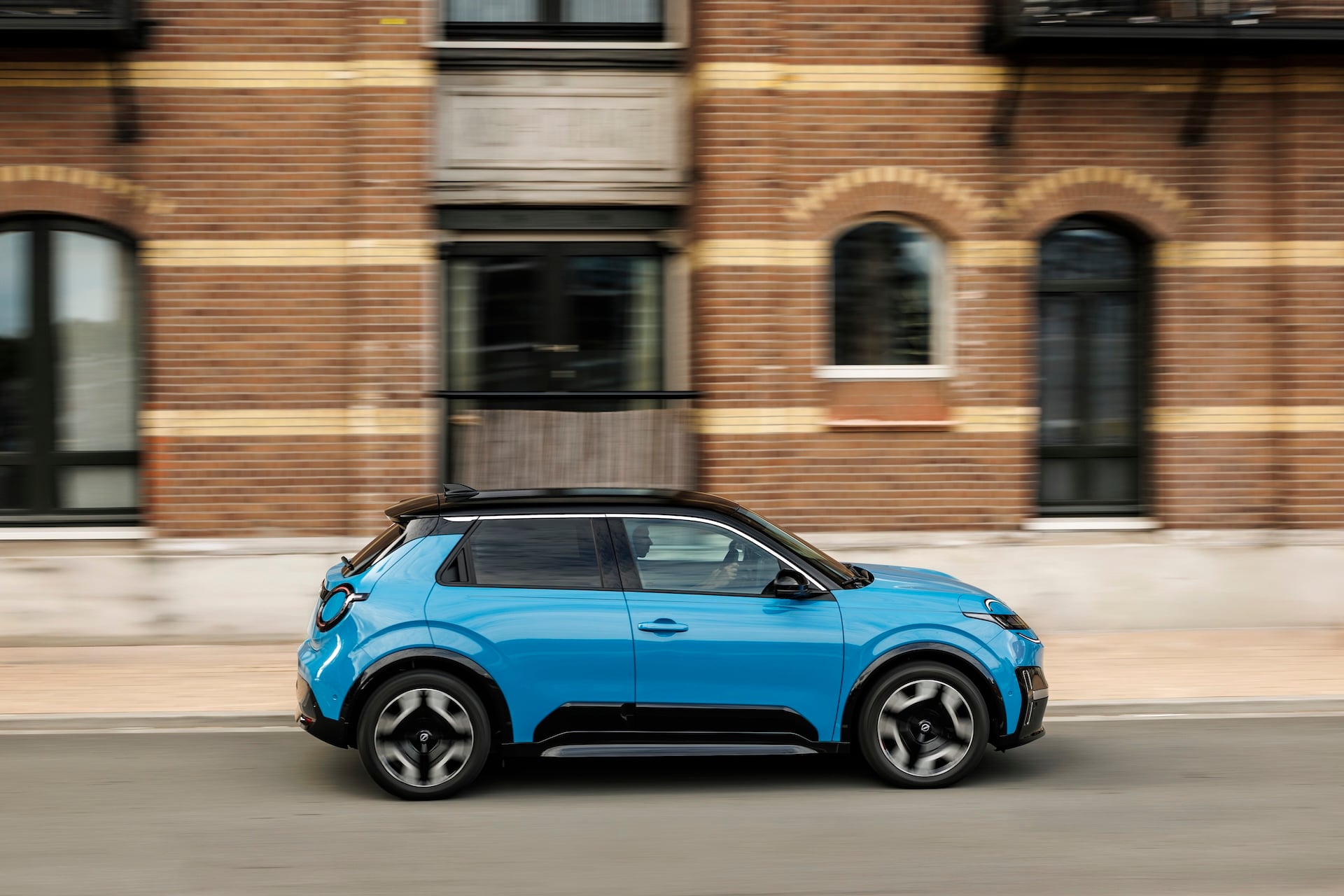 All-New Electric Nissan MICRA Unveiled - The EV Report