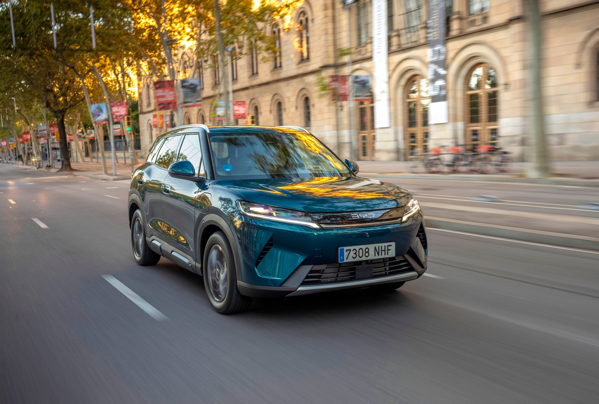 BYD Launches ATTO 2 DM-i Hybrid SUV - The EV Report