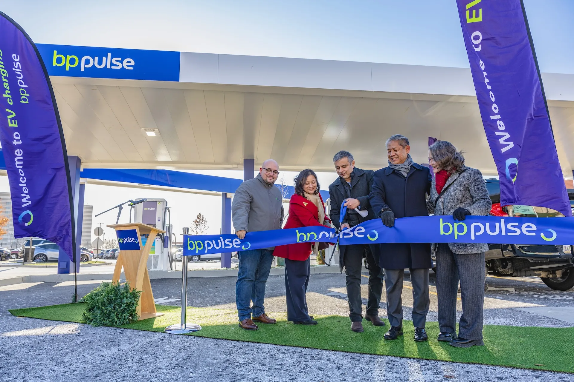 bp pulse Opens Major EV Hub Near O’Hare - The EV Report
