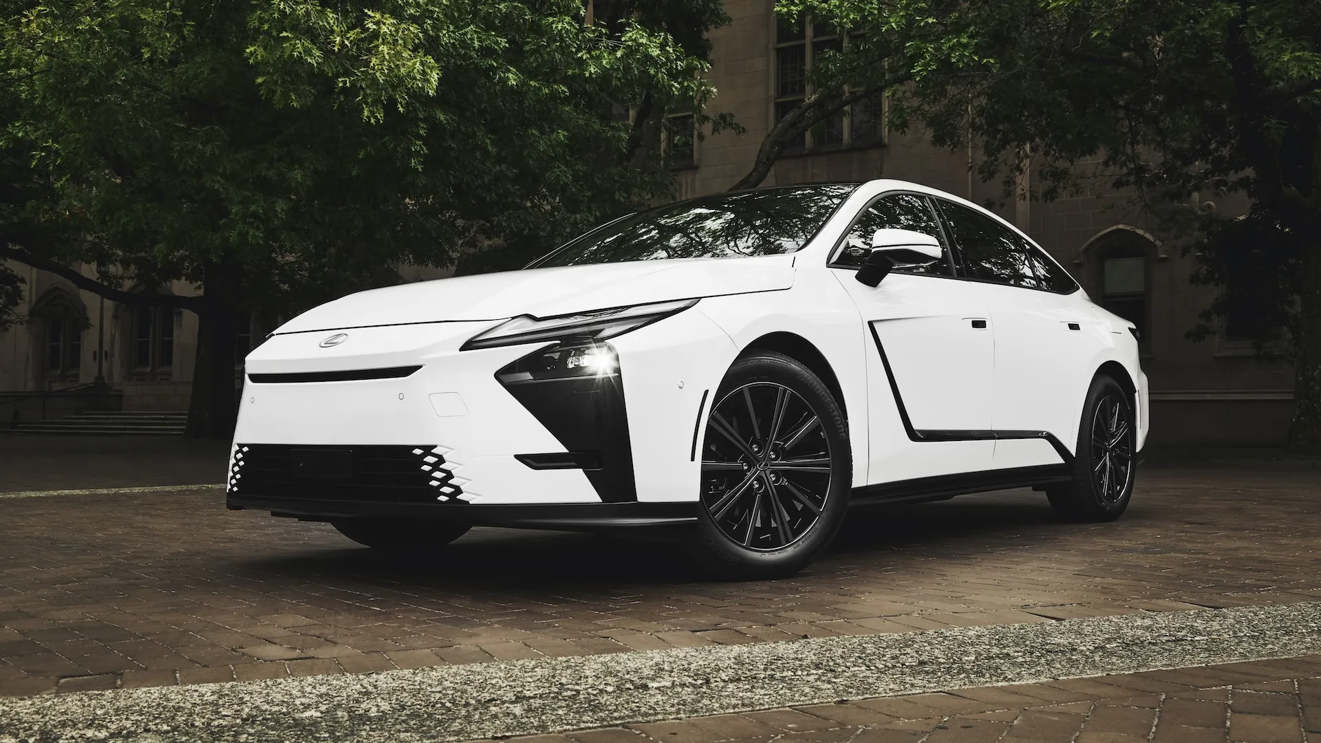 2026 Lexus ES 350h Hybrid Offers Advanced Features - The EV Report